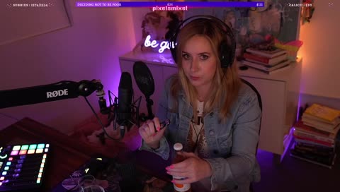 Actual adult tries to open a bottle - pixelsmixel